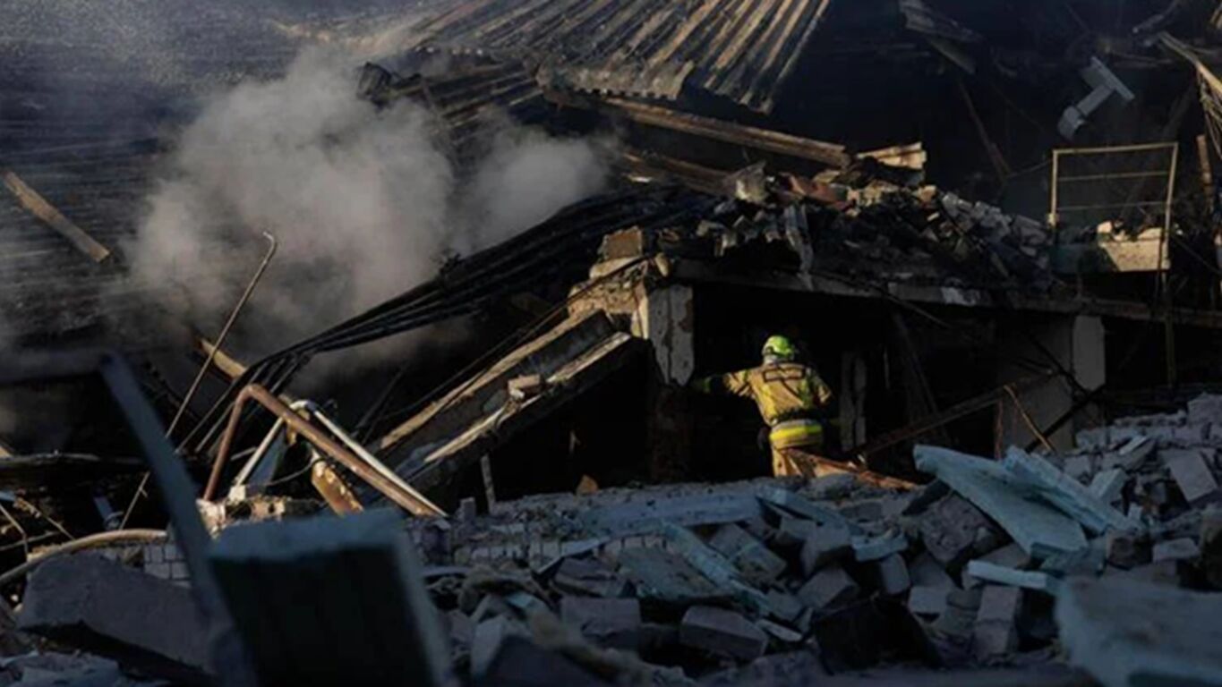 Ucraina, massiccio attacco russo nella notte: diversi morti e oltre 100 ...
