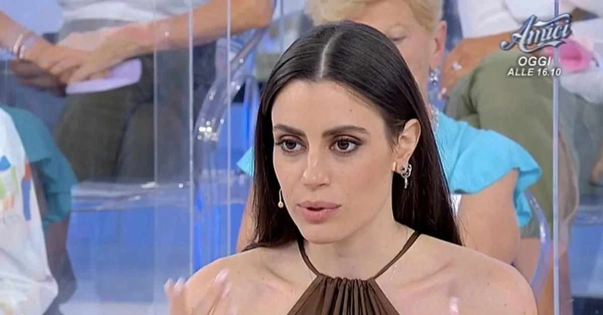 Uomini e Donne: Lavinia Mauro nei guai. Maria De Filippi censura